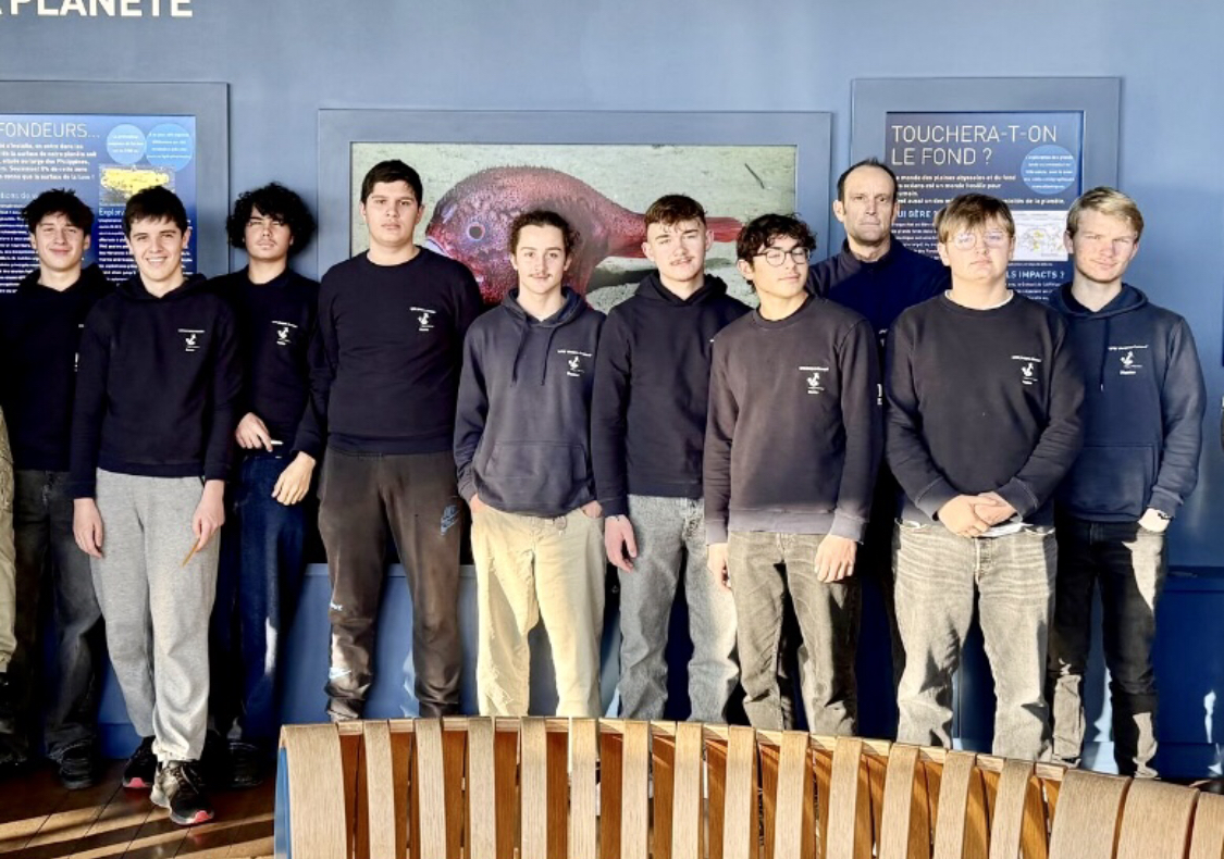 Port de la tenue unique : que devient l’expérimentation dans le lycée ...